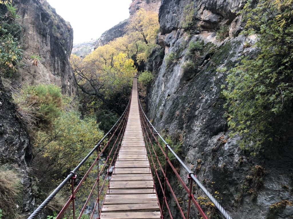 Puente-colgante-rio-Monachil-Granada | Notarios y Registradores